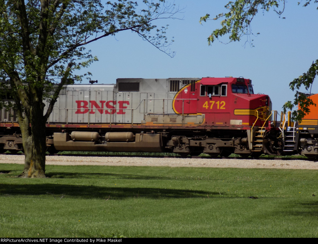 BNSF 8830